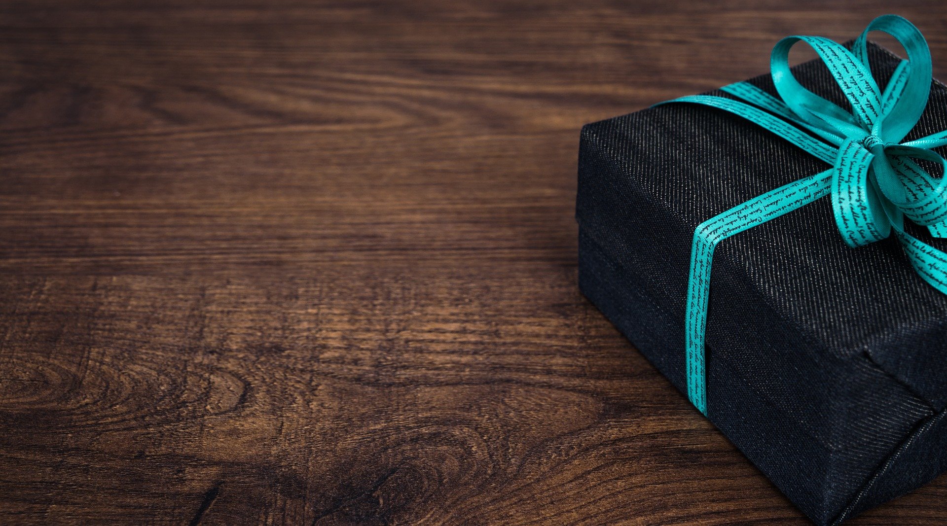 Beat the Cold of the Office With These Great Holiday Gifts